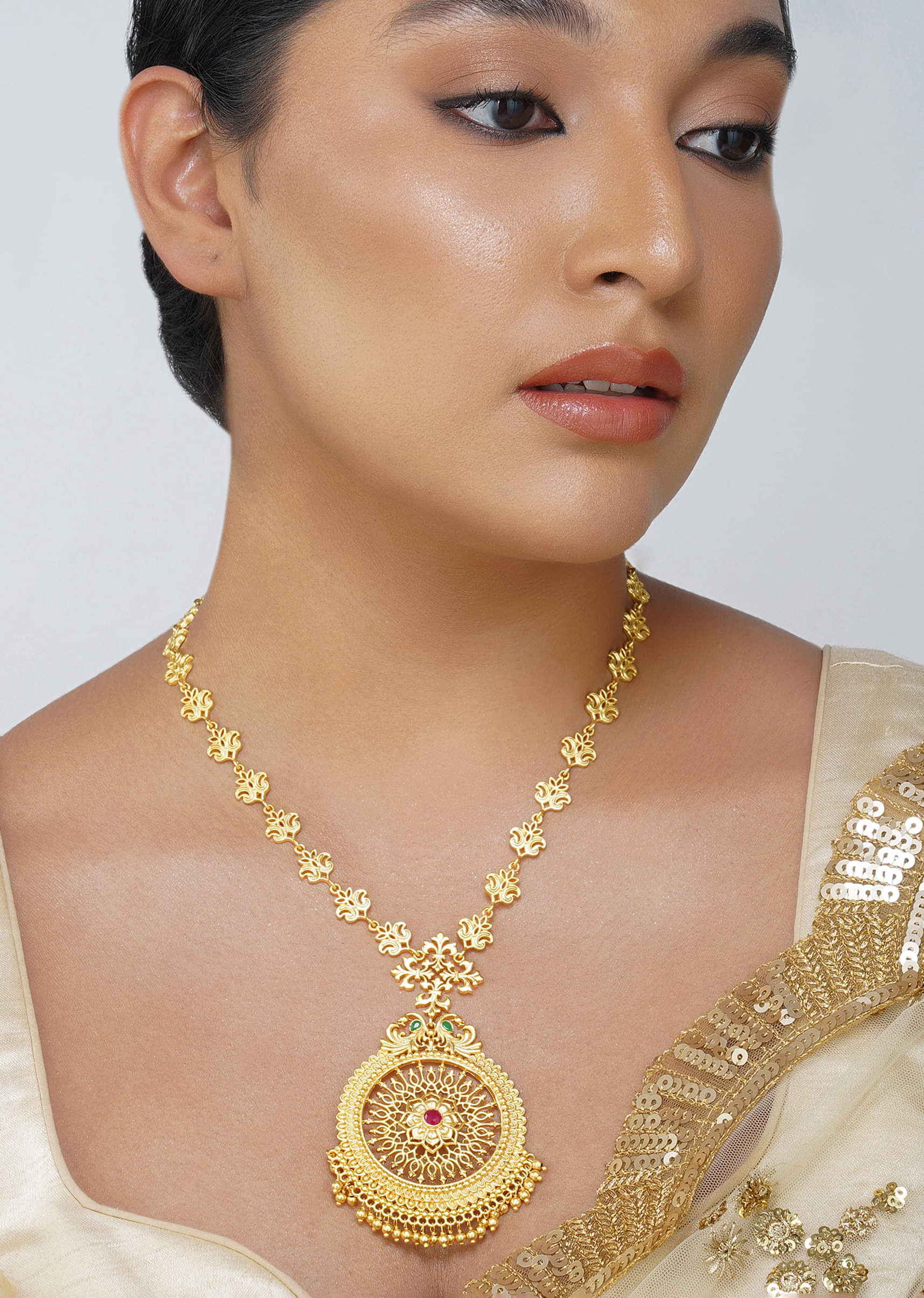 Buy Antique Gold Pendant Necklace With Traditional Chola Inspired ...